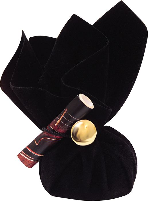 Larsen Strings Violin Rosin Standard | Musician's Friend Larsen Strings Violin Rosin Standard | Musician's Friend